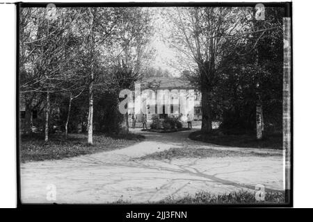 Vintrosa parsonage, two -storey residential building, 3 people. Church ...