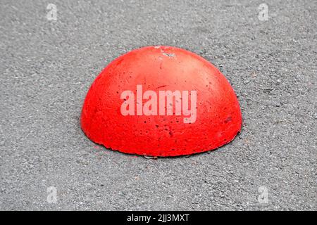 stone pylon barrier on the street, security diversity Stock Photo - Alamy
