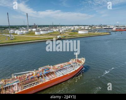 Liquid Cargo Tanker Ships in Rotterdam Stock Photo - Alamy