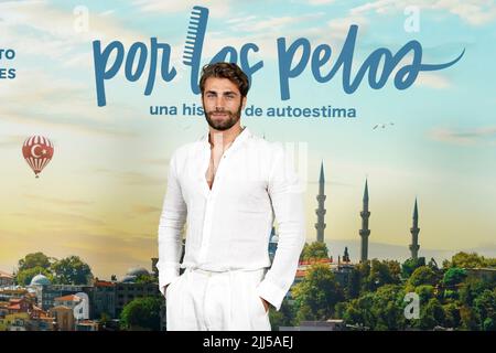 Italian actor Mario Ermito attends the 'Por Los Pelos. Una Historia de ...