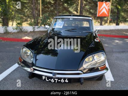Old Citroen DS saloon car from the 1960s Stock Photo - Alamy