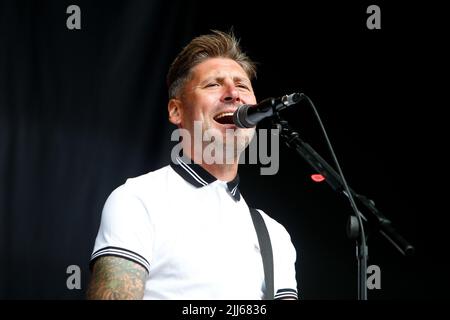 Jon Windle lead singer of Little Man Tate Stock Photo - Alamy