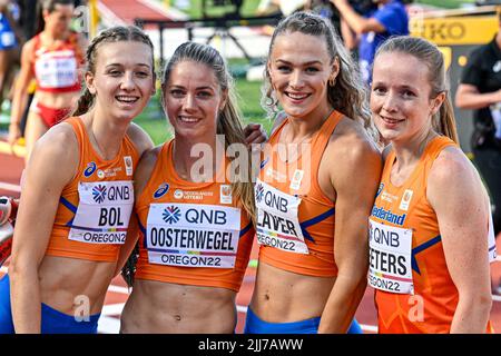PEETERS Cathelijn and BOL Femke of NETHERLANDS 4 x 400m Relay Women ...