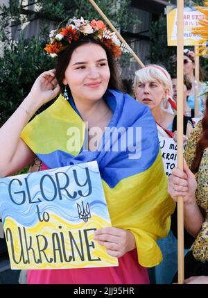 Piccadilly, London, UK. 24th July 2022. 'The War is not Over in Ukraine ...