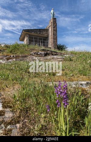 La Roche de Vic - Chapelle dédiée à Sainte Marie Stock Photo - Alamy