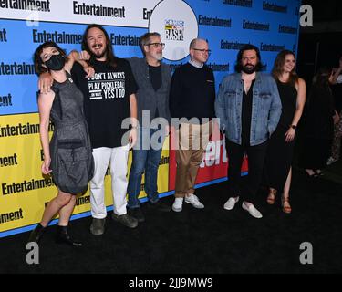 Mark Proksch, Paul Simms, Kristen Schaal, Kayvan Novak und Matt Berry ...