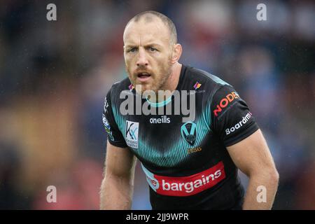 James Roby #9 of St Helens lifts the Grand Final Trophy and celebrates ...