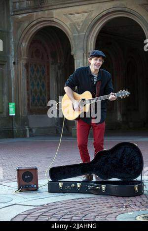 DAVE PATTEN, DELIVERY MAN, 2013 Stock Photo - Alamy