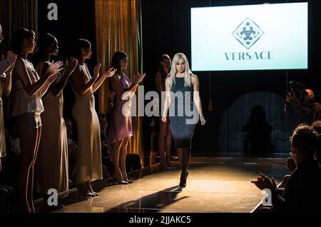 HOUSE OF VERSACE 2013 Lifetime film Stock Photo - Alamy