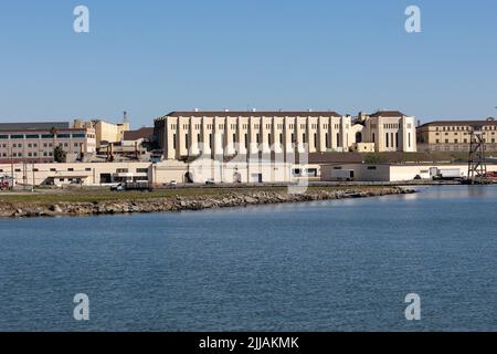 Outside view of San Quentin State Prison, the oldest prison in ...