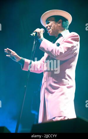 Kid Creole & the coconuts performs Italy Stock Photo - Alamy