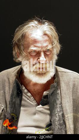 David Warner (King Lear) in KING LEAR by Shakespeare at the Minerva ...