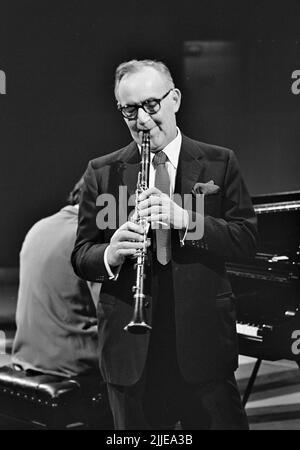 BENNY GOODMAN (19-09-1986) American jazz musician and bandleader in ...
