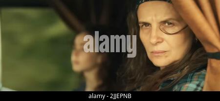 PARADISE HIGHWAY, from left: Hala Finley, Juliette Binoche, 2022 ...