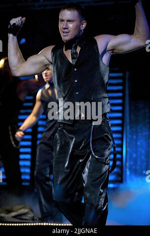 MAGIC MIKE (2012) CHANNING TATUM, MATTHEW MCCONAUGHEY, STEVEN ...