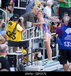 Keely Hodgkinson (GB&NI) and mum (Rachel) getting a lot of media ...