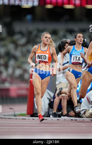 Lisanne De Witte participating in the 4x400 meter relay at the 2020 ...