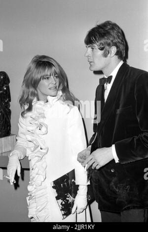 Julie Christie and Don Bessant at the premiere party for Dr. Zhivago in ...