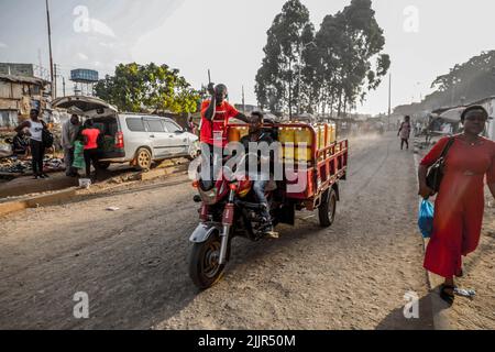 A busy street view in Kibera Slum, Nairobi. Life inside Kibera Africa's ...