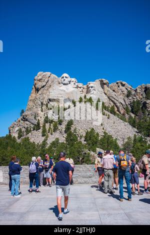 Mount Rushmore National Memorial depicts the U.S. presidents George ...