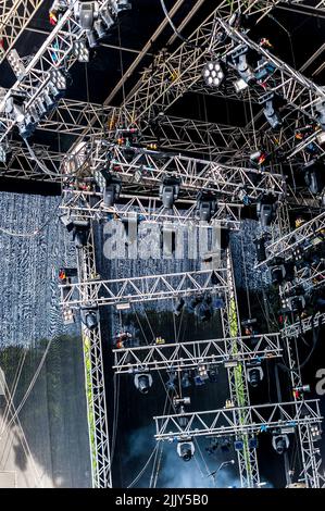 Concert stage spot lighting rigging structure for a live musical ...