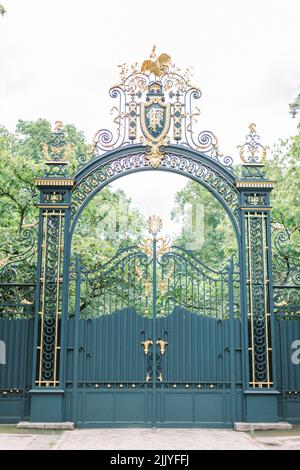 Gate in Paris Stock Photo - Alamy