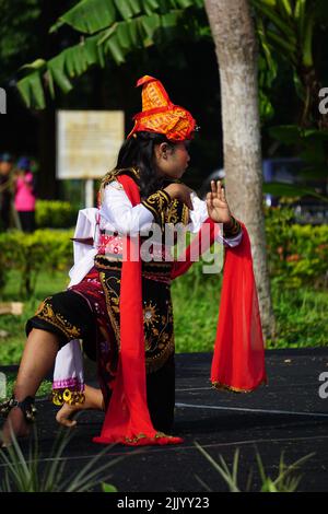 Indonesian dancer perform Remo Dance to celebrate world dance day Stock ...