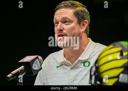 Oregon Ducks head coach Dan Lanning speaks during PAC-12 Media Day on ...