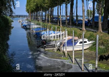 Moos Am Bodensee, Germany. 28th July, 2022. Several boats are lying on ...