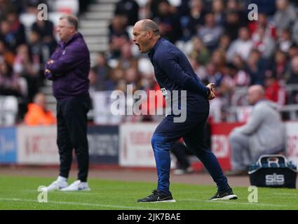 Sunderland manager Alex Neil during the Sky Bet Championship match at ...