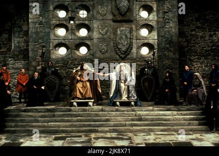 Alan Bates (Hamlet) in HAMLET by Shakespeare at the Cambridge Theatre ...