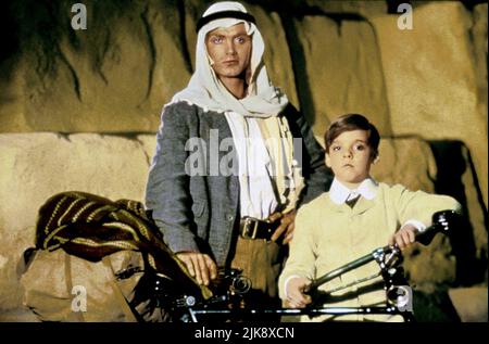 THE YOUNG INDIANA JONES CHRONICLES (TV) COREY CARRIER YIJ1 042 Stock ...