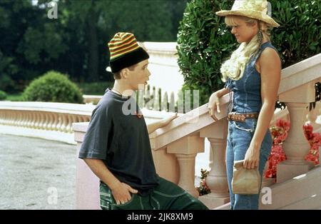 THE BEVERLY HILLBILLIES ERIKA ELENIAK as Elly May Clampett Date: 1993 ...