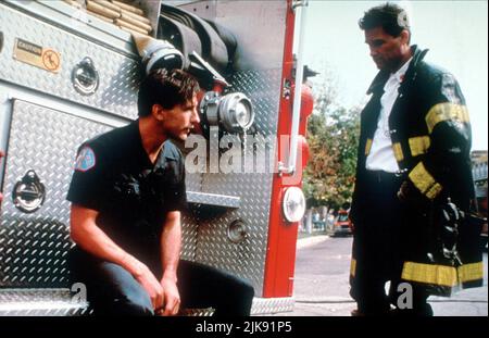 Kurt Russell & William Baldwin Film Backdraft (1991) Characters ...