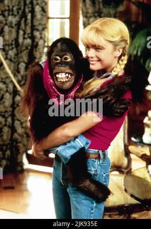 THE BEVERLY HILLBILLIES ERIKA ELENIAK as Elly May Clampett Date: 1993 ...