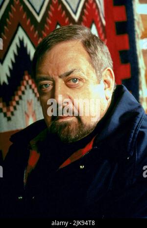 THE RETURN OF IRONSIDE, Raymond Burr, 1993, © NBC/courtesy Everett ...