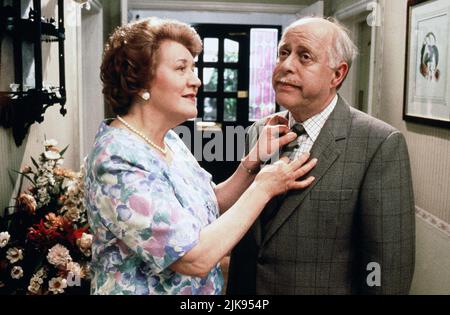 Patricia Routledge & Clive Swift Television: Keeping Up Appearances (TV ...
