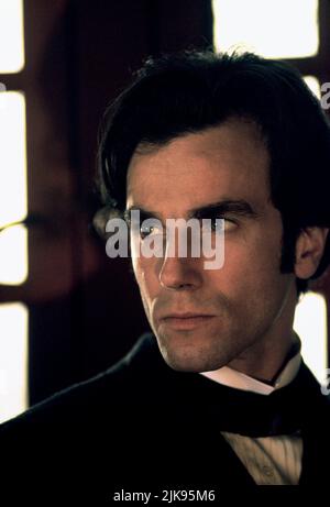Newland Archer (DANIEL DAY-LEWIS) ist fasziniert von Ellen Olenska ...