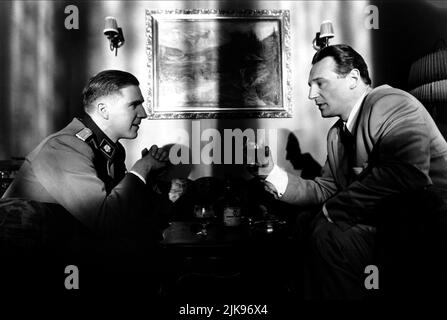 RALPH FIENNES, LIAM NEESON, SCHINDLER'S LIST, 1993 Stock Photo - Alamy