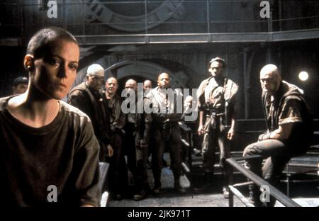 USA. Charles S. Dutton and Sigourney Weaver in a scene from the (C ...