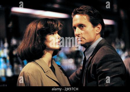 Jeanne Tripplehorn & Michael Douglas Film: Basic Instinct (USA/FR 1992 ...