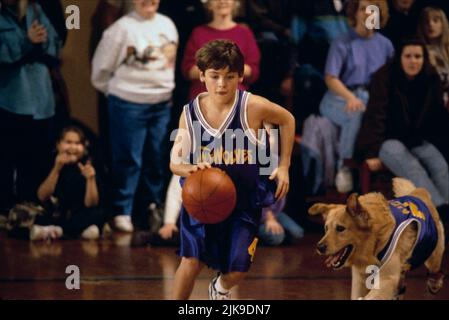 KEVIN ZEGERS, AIR BUD, 1997 Stock Photo - Alamy
