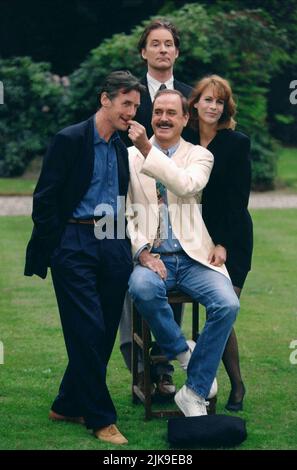 Kevin Kline & Jamie Lee Curtis Film: Fierce Creatures (USA/UK 1997 ...