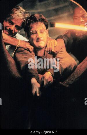 MIMIC (1997) CHARLES DUTTON, GIANCARLO GIANNINI, MIRA SORVINO, JEREMY ...