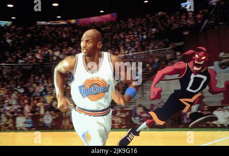 Film Still from "Space Jam" Bugs Bunny, Daffy Duck © 1996 Warner File ...