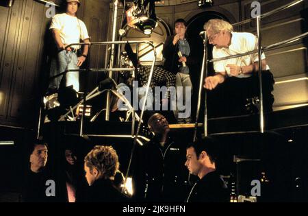 SPHERE L-R, SHARON STONE, DUSTIN HOFFMAN Stock Photo - Alamy