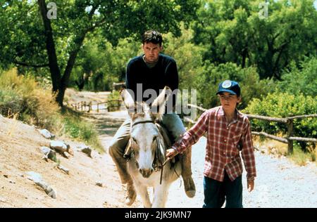 Film Still from "Fools Rush In" Matthew Perry © 1997 Columbia File ...