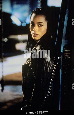 ANGELA BASSETT in STRANGE DAYS 1995 director KATHRYN BIGELOW story ...