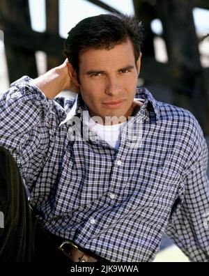 SUNSET BEACH, Hank Cheyne, 1997-99. © NBC / Courtesy: Everett ...