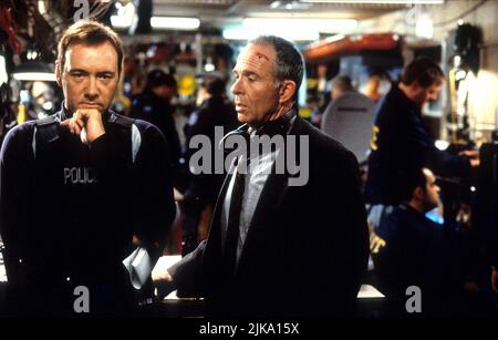 THE NEGOTIATOR KEVIN SPACEY, RON RIFKIN Date: 1998 Stock Photo - Alamy